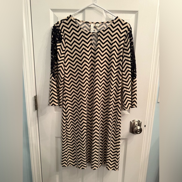 Tacera | Dresses | Nwt Tacera Black And Cream Chevron Dress With Lace ...